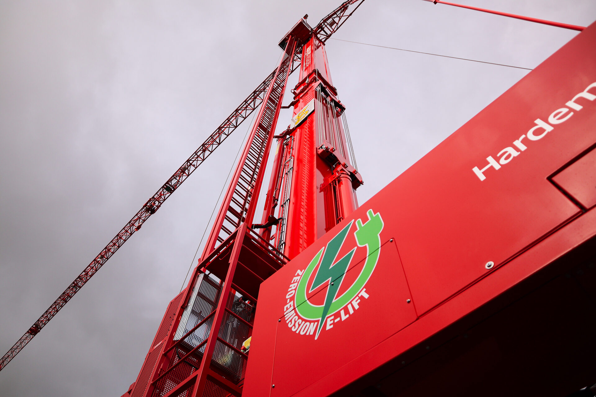 Nieuwe hybride kranen - Werken bij Hardeman | van Harten